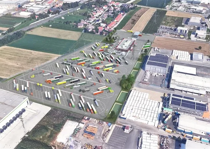 Estación de aparcamiento para camiones en Hoče | Nection